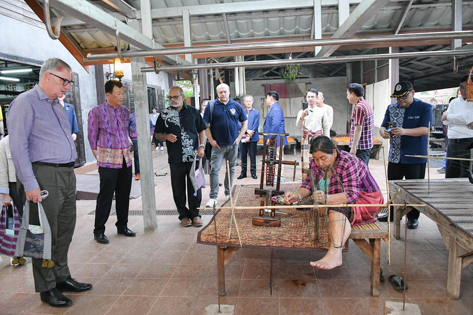 ASEAN Dialogue Partners visit ‘Fabric & Textiles Creative Design Center ...