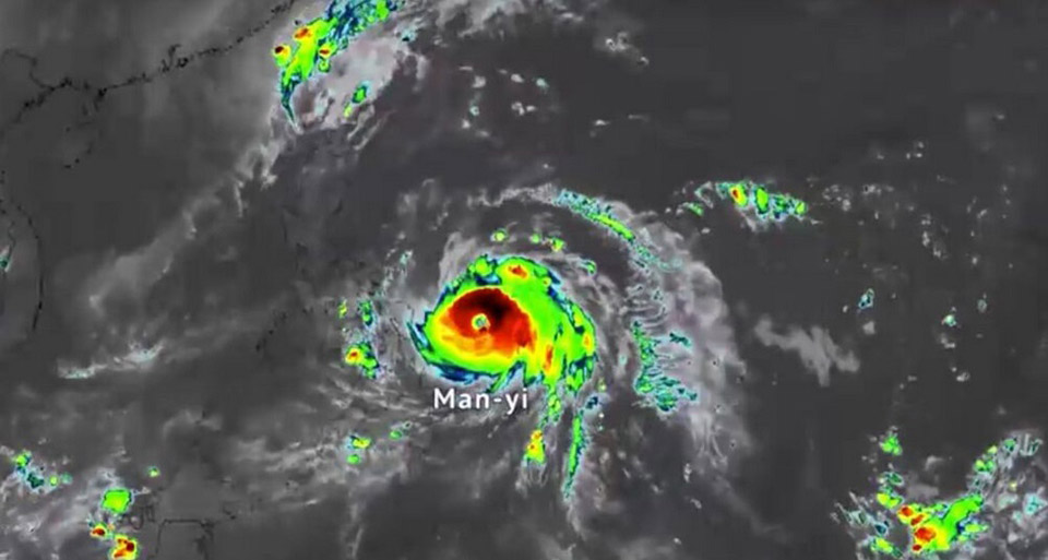 Super Typhoon ‘Man-Yi’ hits the Philippines; a million relocated from ...