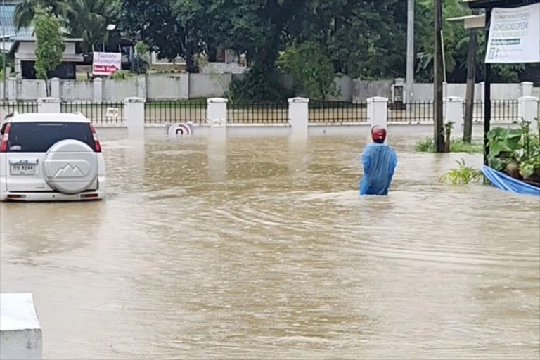 Floods Persist in Khao Lak, Phang Nga — Governor orders urgent drainage ...