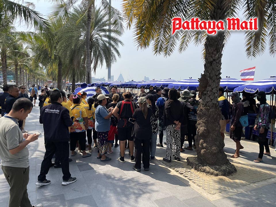 Pattaya’s beach makeover draws praise complaints and color wars ...