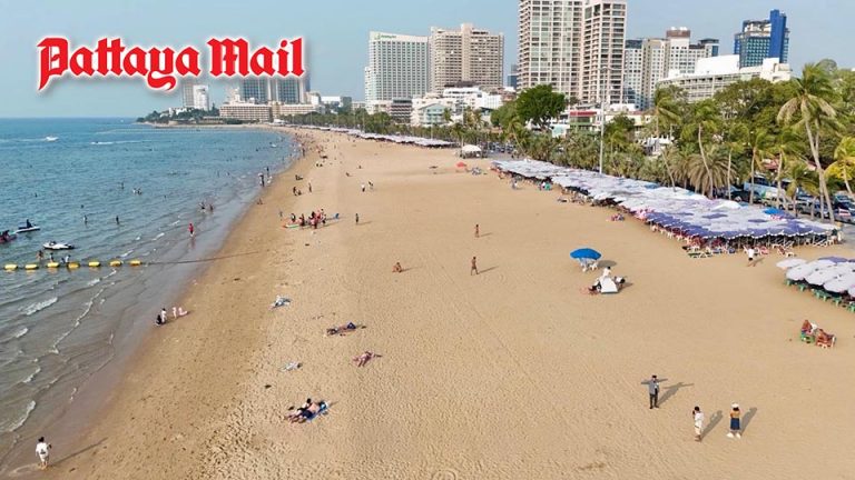Foreign tourists cheer Pattaya’s quick beach cleanup after New Year ...