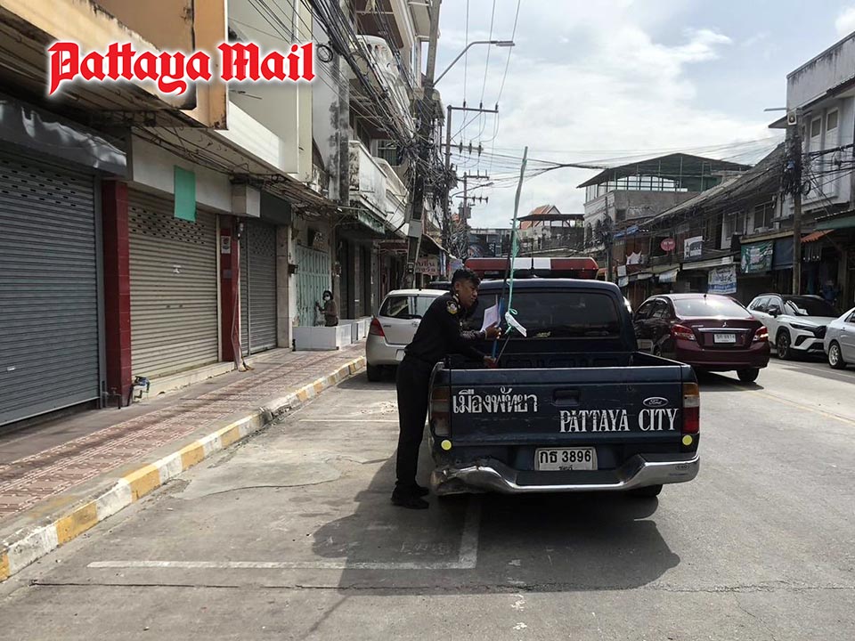 ‘Do not touch or else’ sign on roadside barricade prompts Pattaya ...