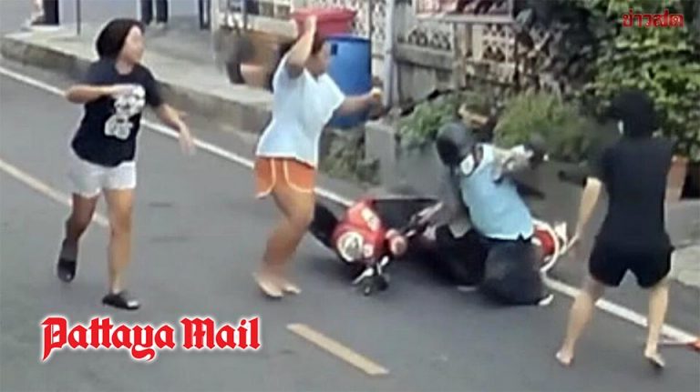 Brave Thai women confront knife-wielding necklace snatcher after attack ...